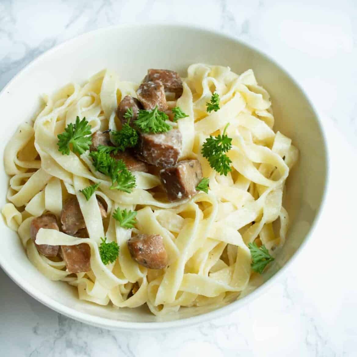 Hyvän mielen ruokaa: Vegaaninen pasta carbonara